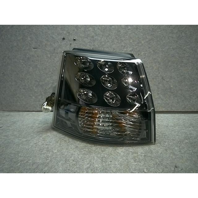 アウトランダー DBA-CW5W 右 テール ランプ ライト X42 220-87813 | LINEブランドカタログ