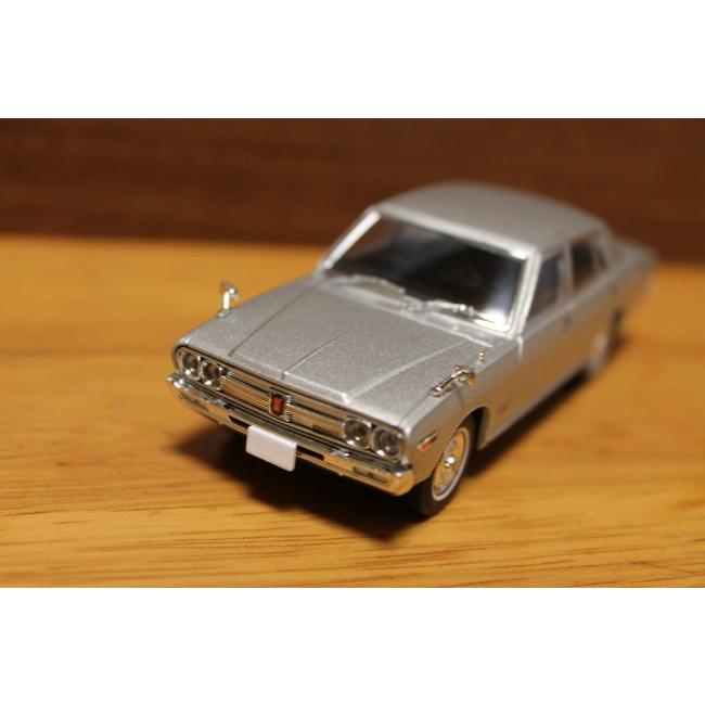 トミーテック 1/43 日産 グロリア 2000 スーパーデラックス 1971 シルバー LV-N4305a 通販 LINEポイント最大0.5 ...