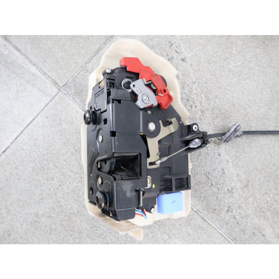 VW ゴルフトゥーラン GH-1TBLX 左 フロント ドアロック アクチュエーター （右ハンドル車用） ※ 1TBLX 1TBLP ...