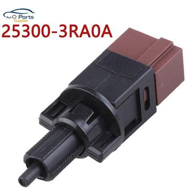 日産 ブレーキライト 25 300-3RA0A 253003RA0A CUBE Z12 JKE F15 ARMADA NV200 | LINE ...